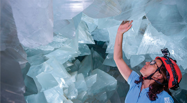 Crystal Cavern Earth Science Article for Students | Scholastic Science ...